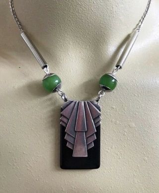Art Deco Chrome And Green Bakelite Necklace | #599697
